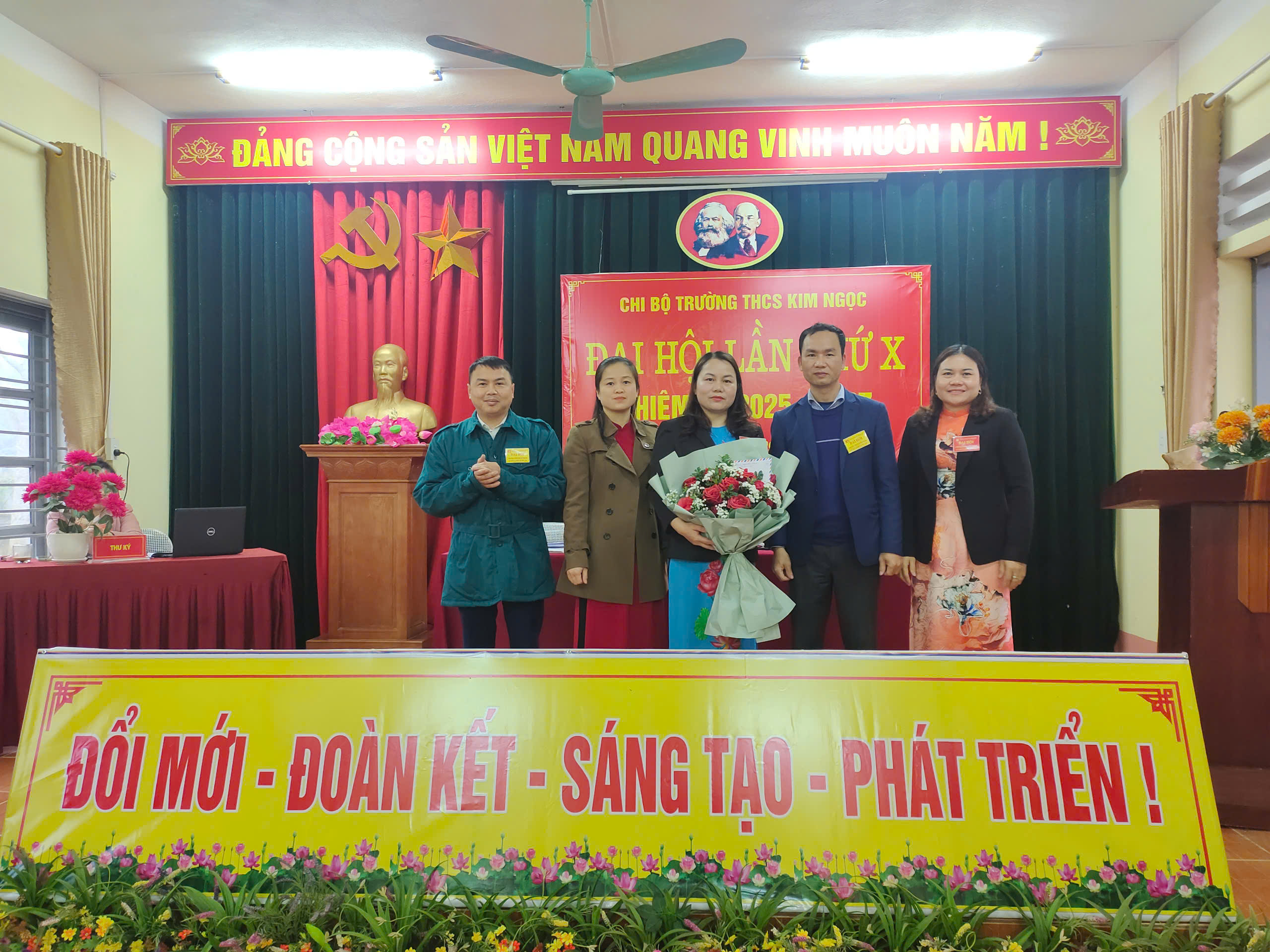 Đại hội chi bộ Đảng trường THCS Kim Ngọc nhiệm kỳ 2025-2027